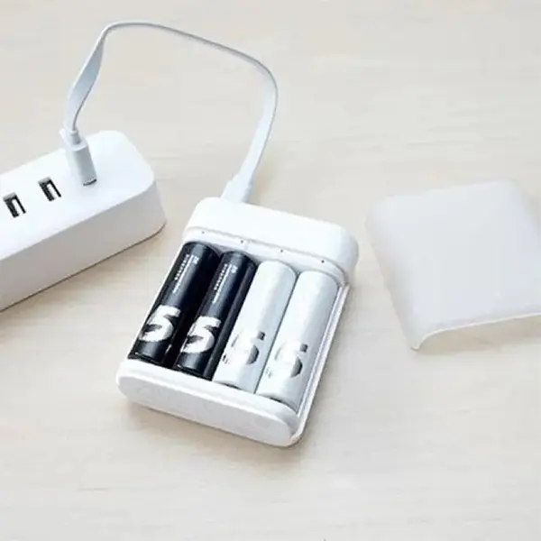 Xiaomi Rechargeable Battery Charger ZMI PB401 Ni-MH AA / AAA - ido.lk